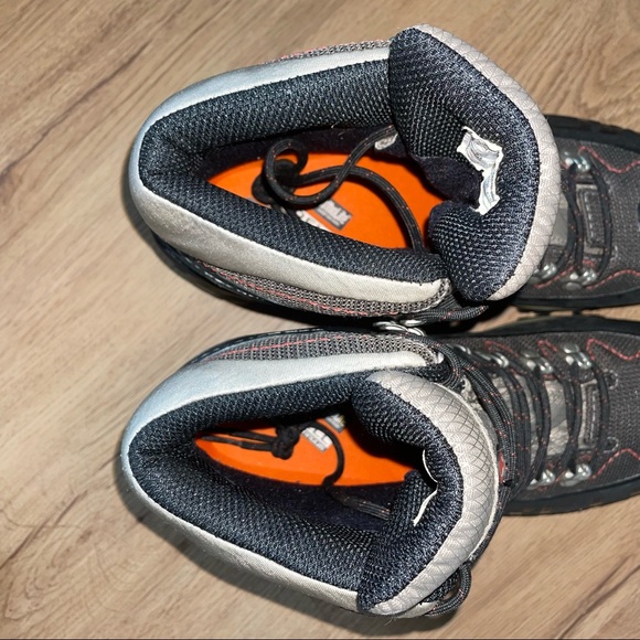 Merrell | Shoes | Nwt Merrell Outbound Mid Goretex Bungee Cord Vibram ...